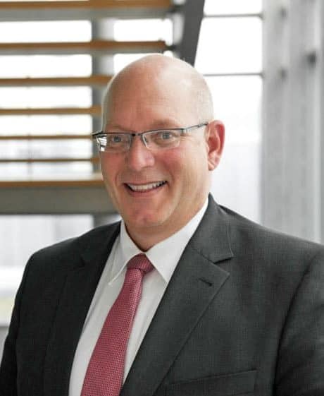 Stefan Riedel (ehem. VP Insurance Europe, IBM) wechselt zu adesso